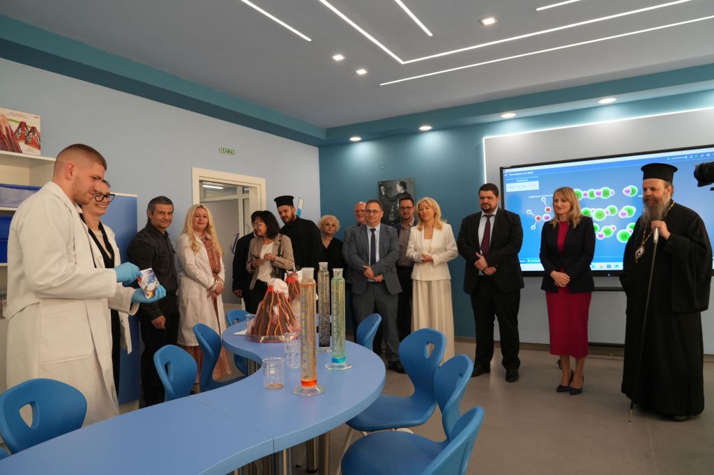 Изнесена база за обучение към Регионалния STEM център беше открита в ...
